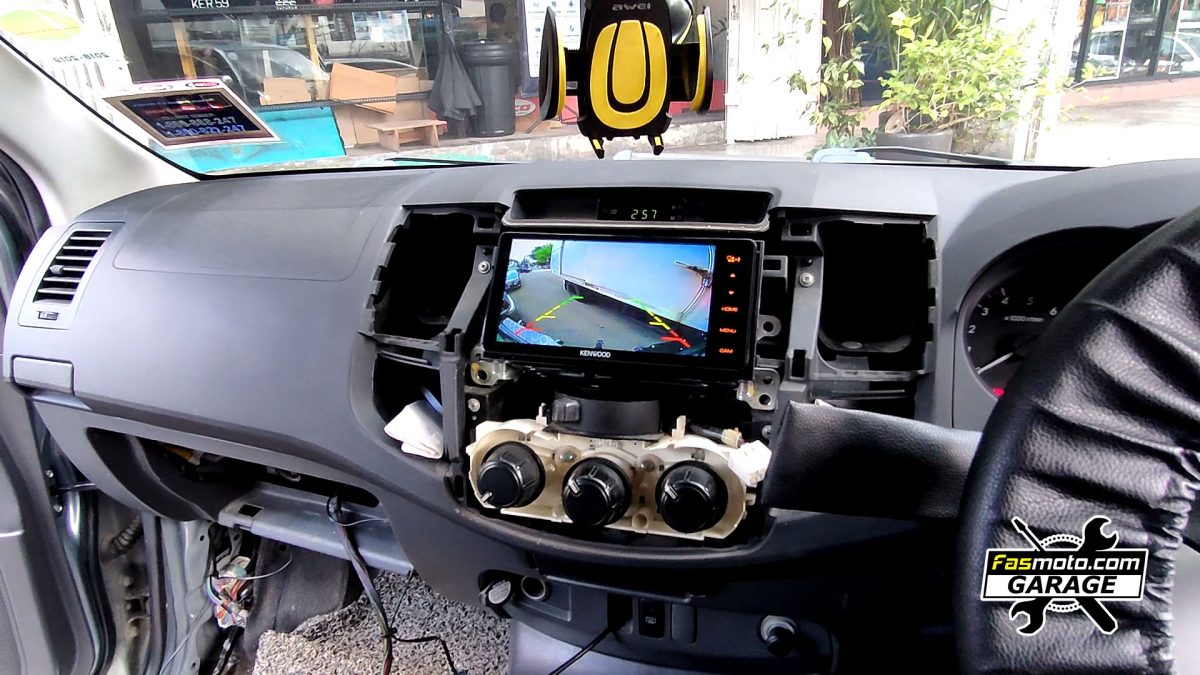 Toyota Hilux / Kenwood DMX820WS Head Unit / Blaupunkt RC TY 1.0 ...